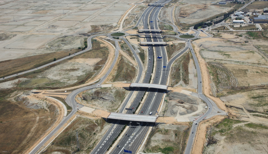 VÍAS DE SERVICIO Y COLECTORAS DE LA M-45 EN LOS BERROCALES – IGB